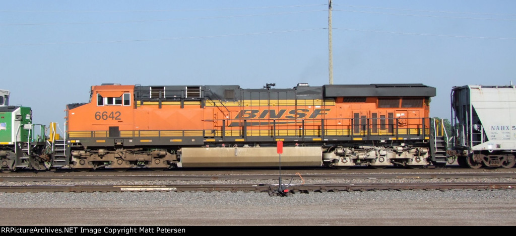 BNSF 6642